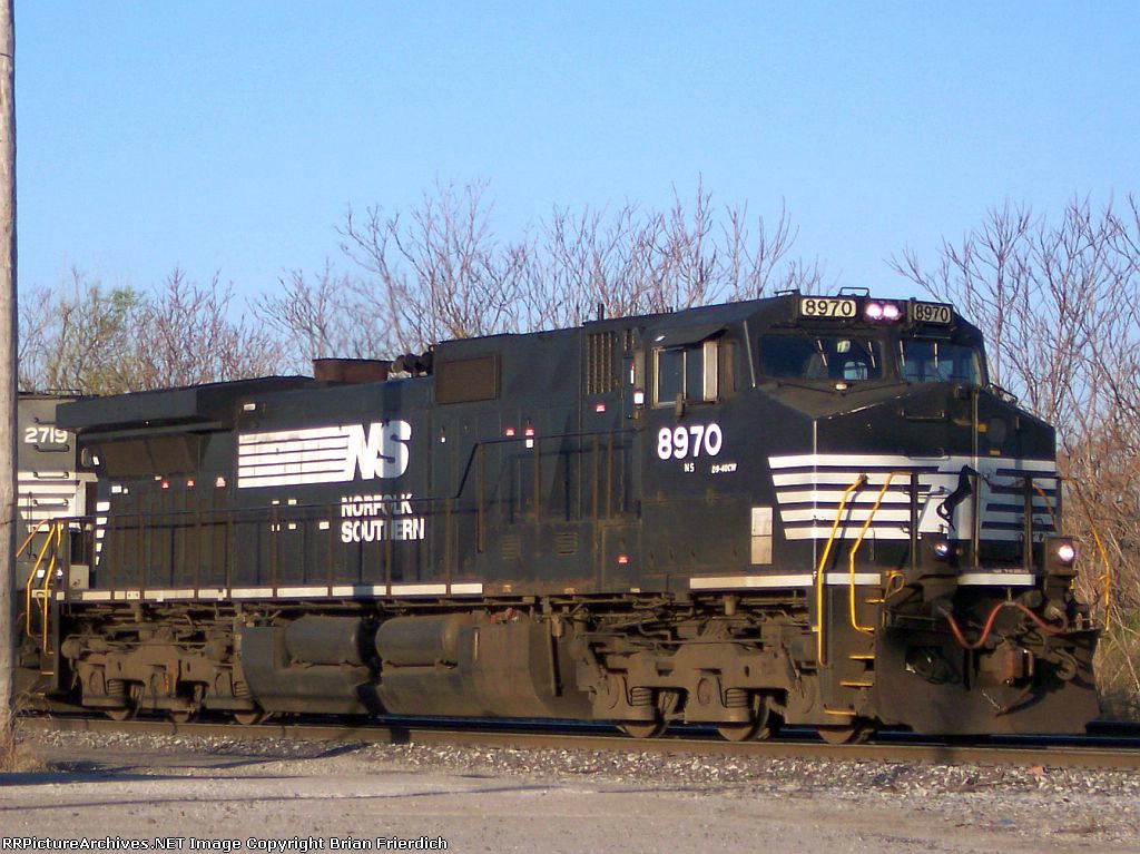 NS 8970 comes into the AO Smith yard at 22nd St